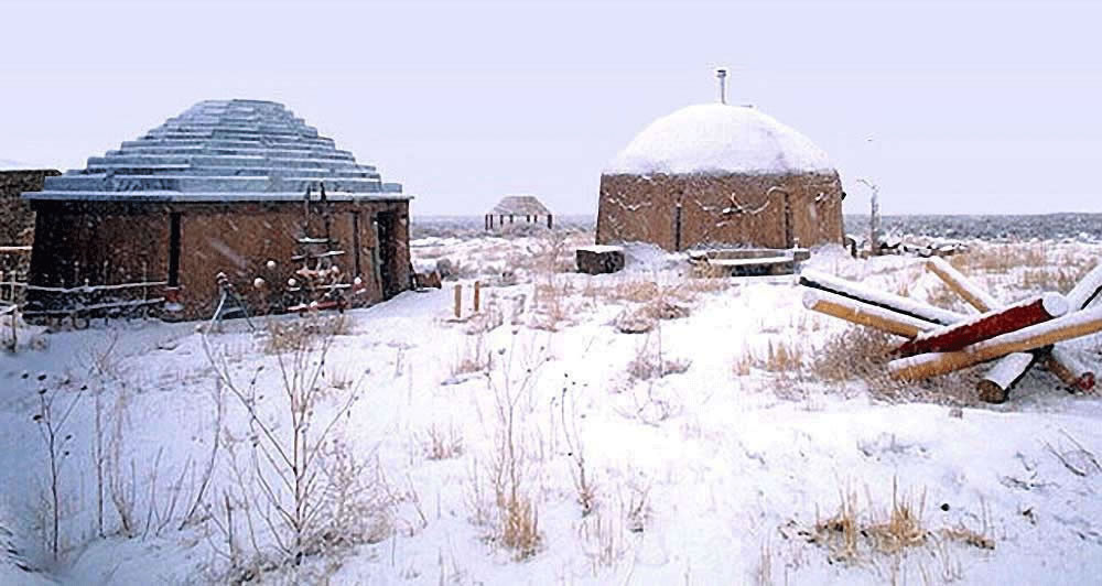 Ronald Davis Studio & Residence Hogans